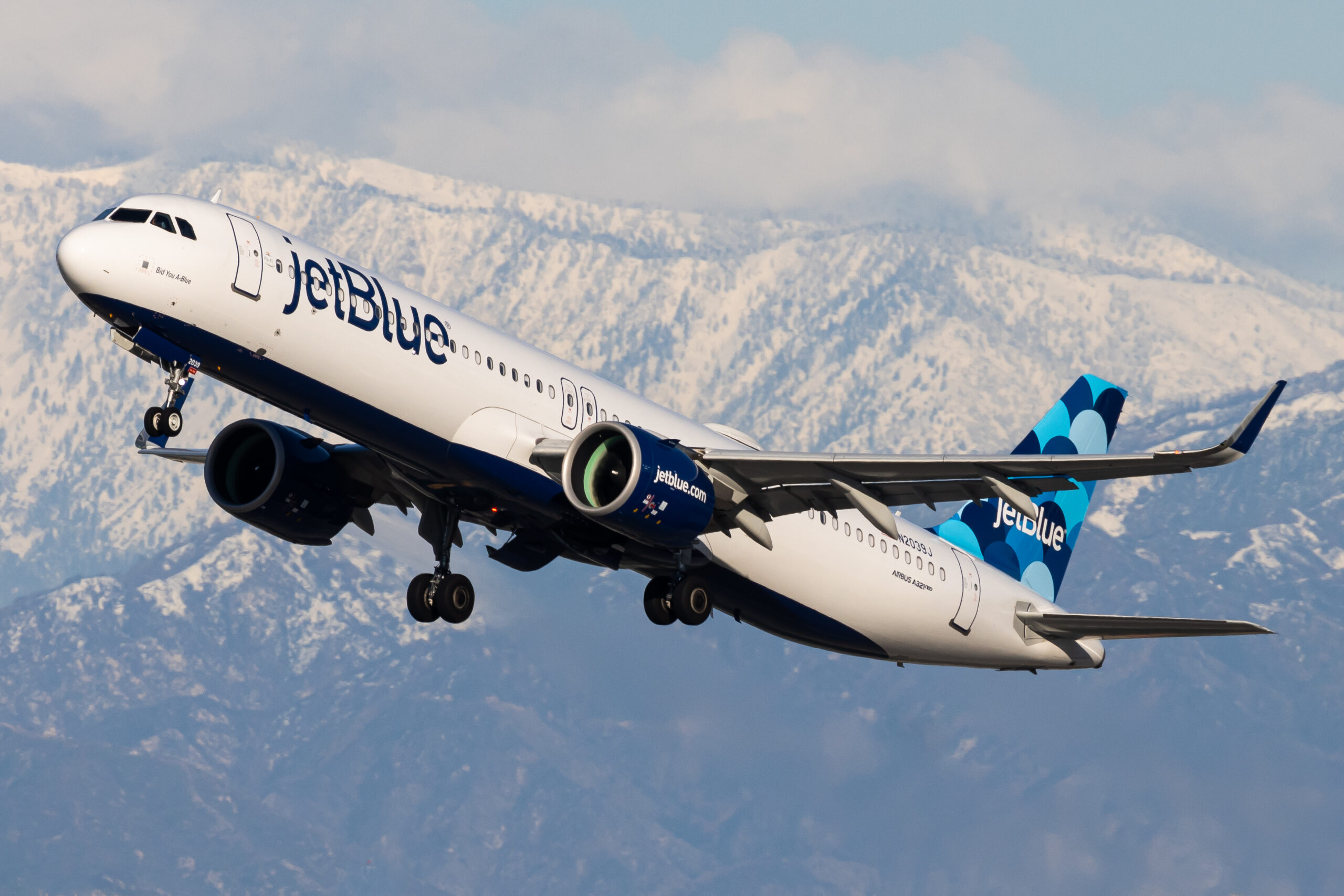 JetBlue to buy Sustainable Jet Fuel for over $1 billion, to use at New ...