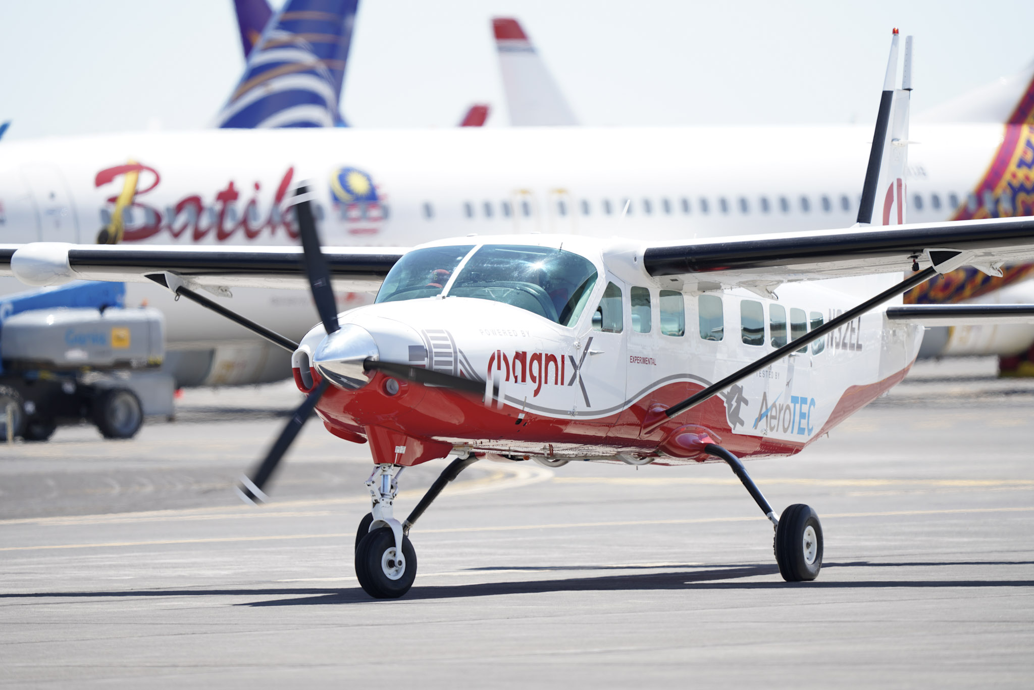 MagniX wins $74.3 million from NASA to demonstrate electric aviation ...